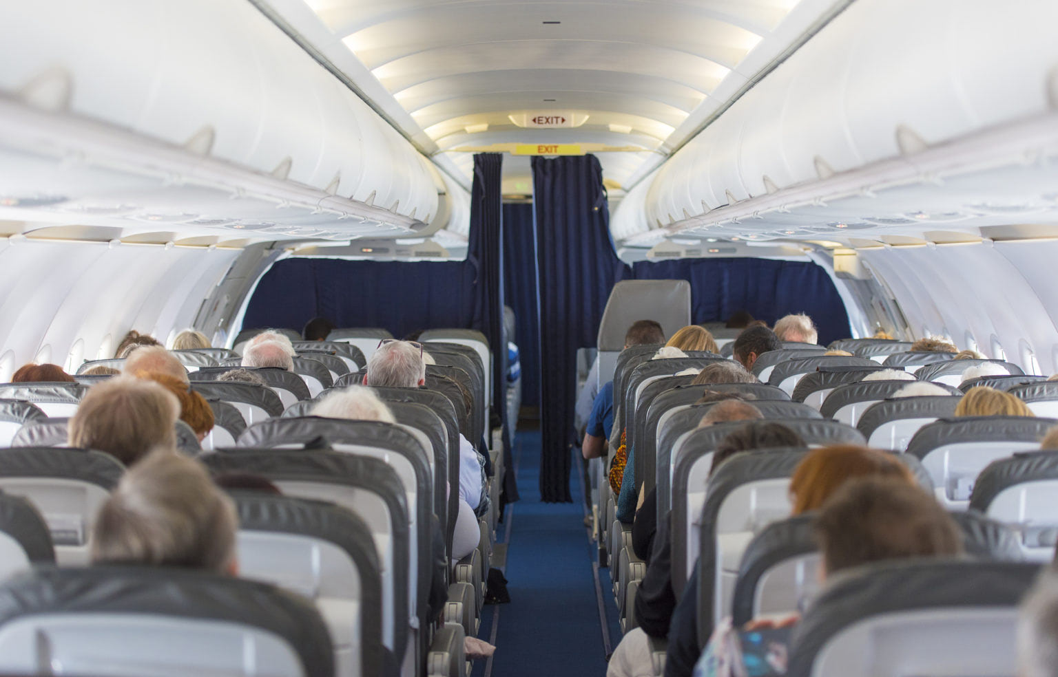 Préparer un long voyage en avion : nos 10 astuces "confort"
